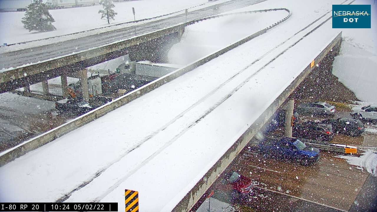 Spring snow storm stalls traffic on Interstate 80 in Nebraska Panhandle ...