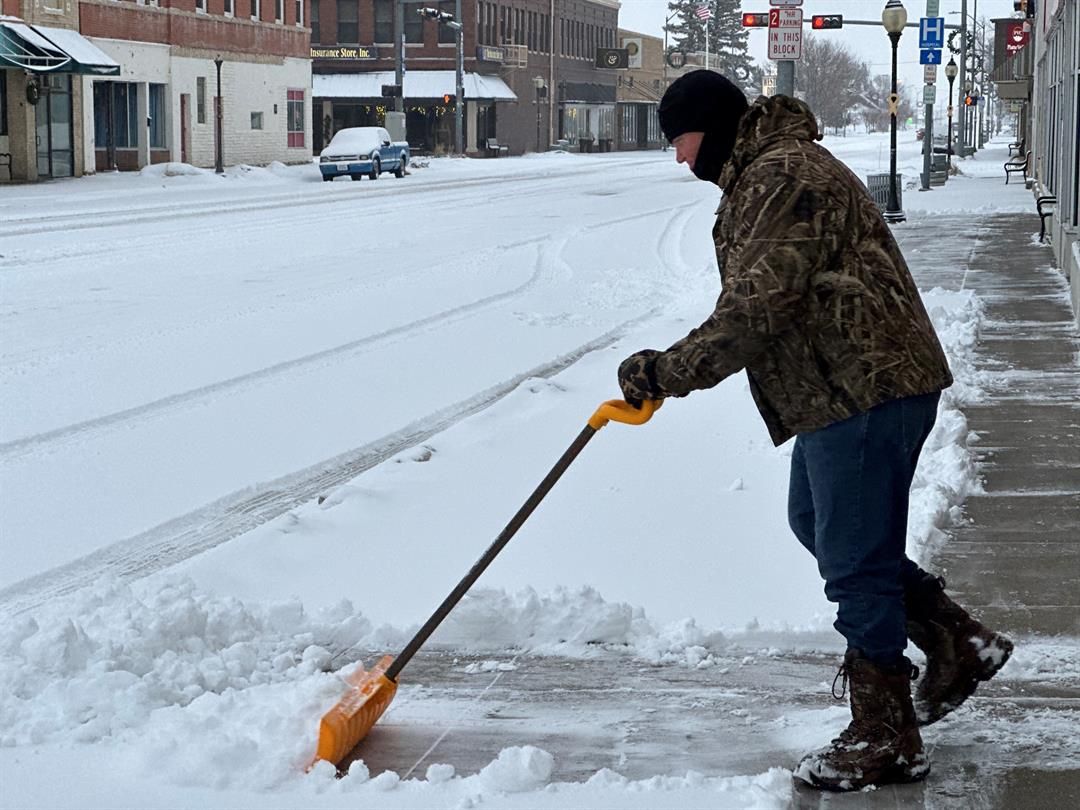 A lull in the snow Monday morning, but more expected later in the day ...