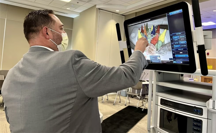 Regional West Medical Center showcases da Vinci Robotic Surgery System ...