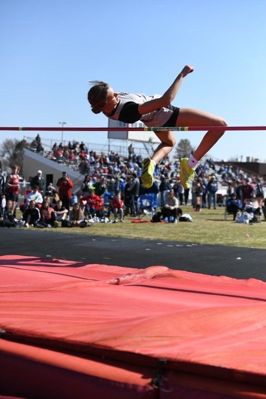 Up, up and away: Leeling leaps to new heights in Nebraska high school ...