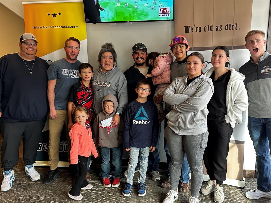 Sidney woman using radio contest winnings to reunite family for ...