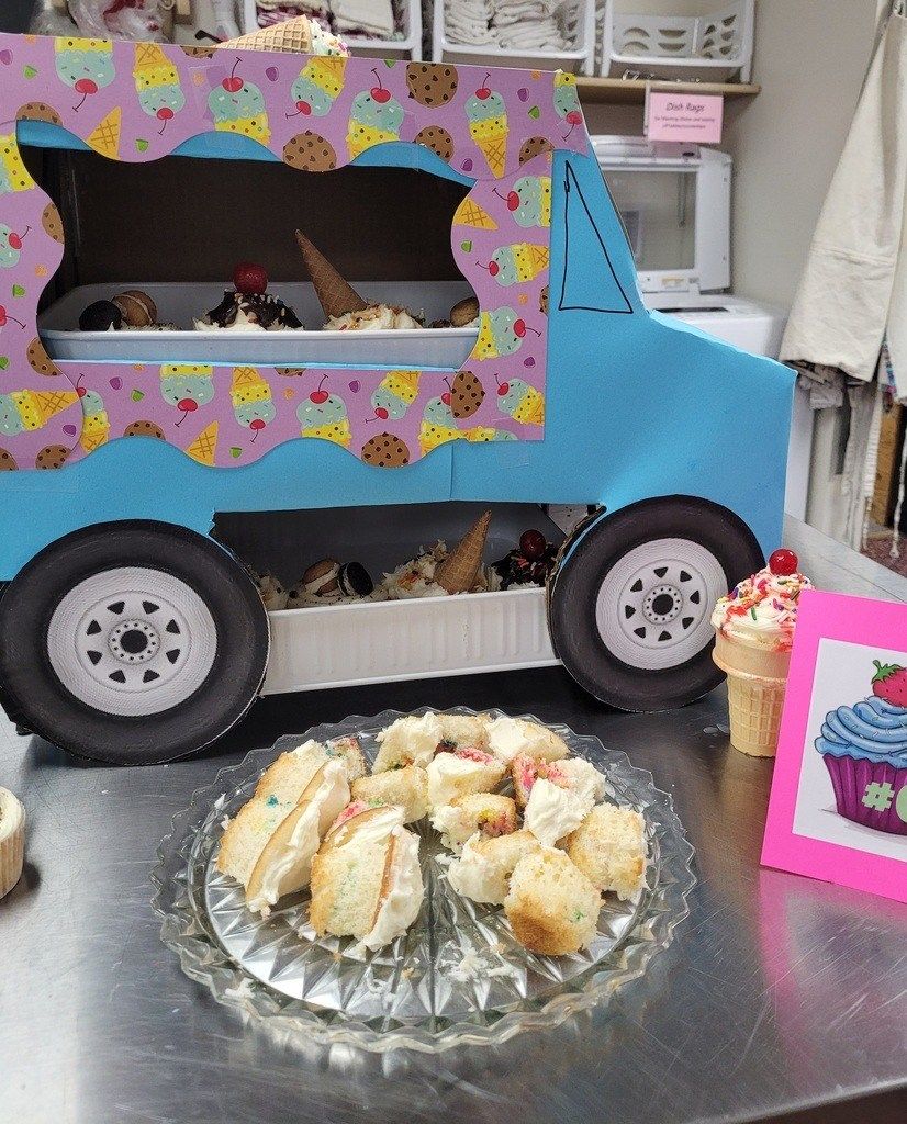 High school baking class organizes first Cupcake Wars competition ...