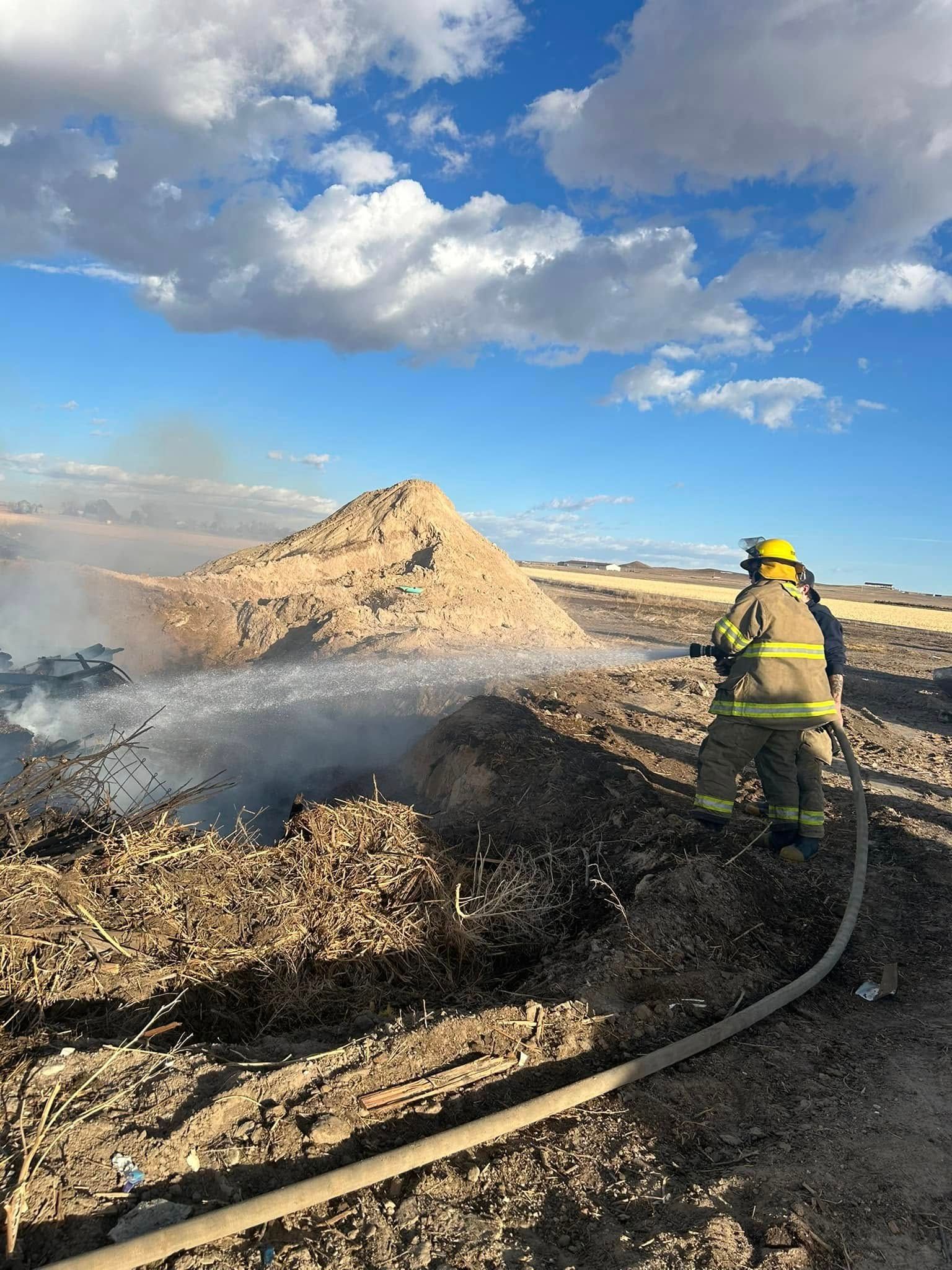 Firefighters contain large burn pit fire near Lake Minatare, officials ...