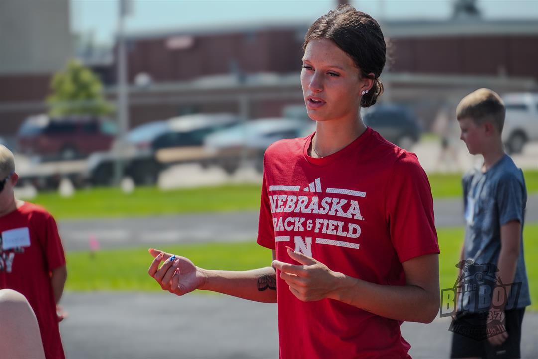 Leeling gives back to hometown roots by hosting high jump camp ...